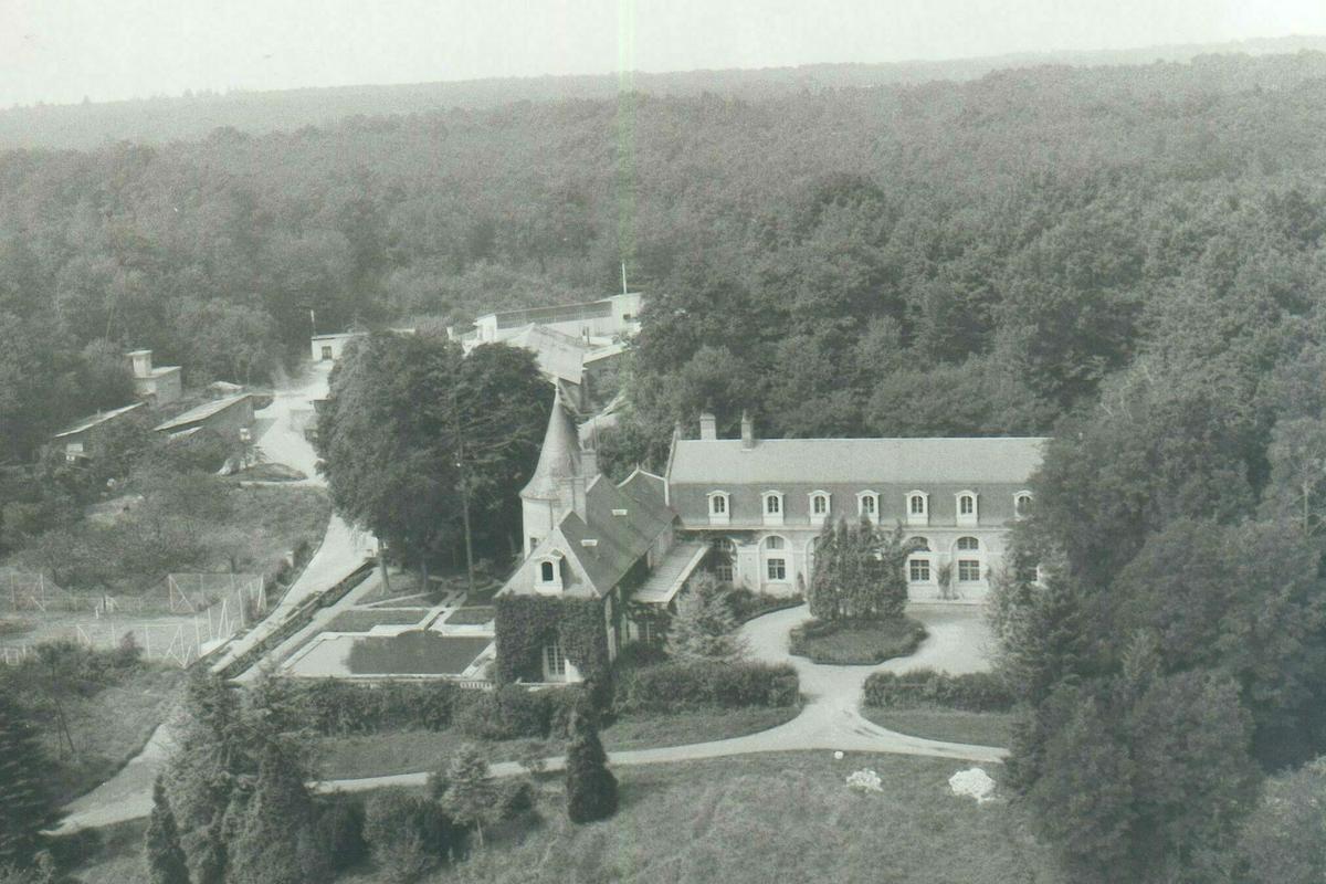 CHÂTEAU DE BEAUVOIS - La Maison Younan