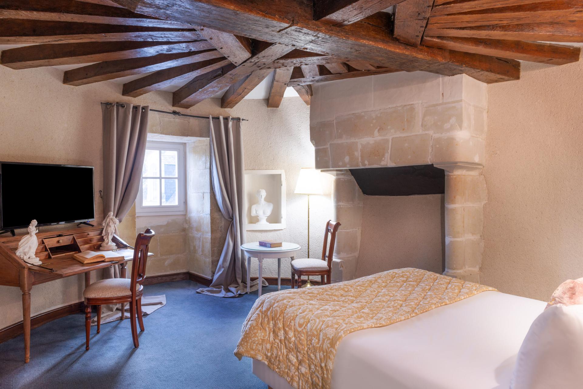 CHÂTEAU DE BEAUVOIS - La Maison Younan